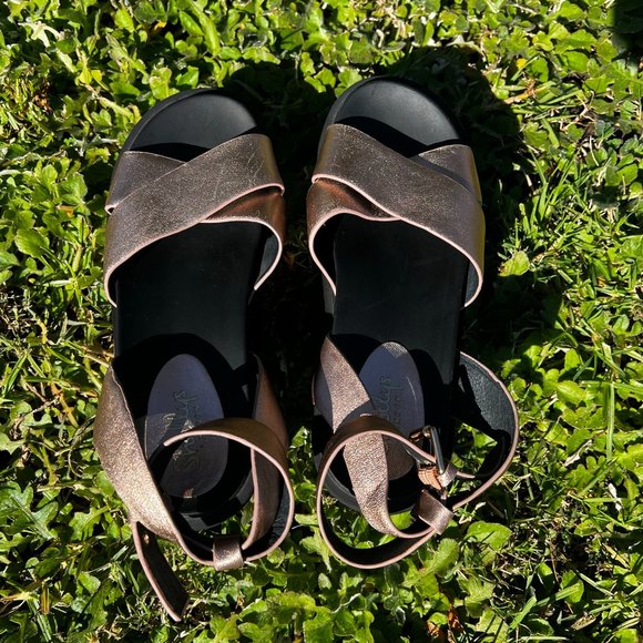 Shellys London | Shoes | Shellys London Pink Metallic Leatherblack ...